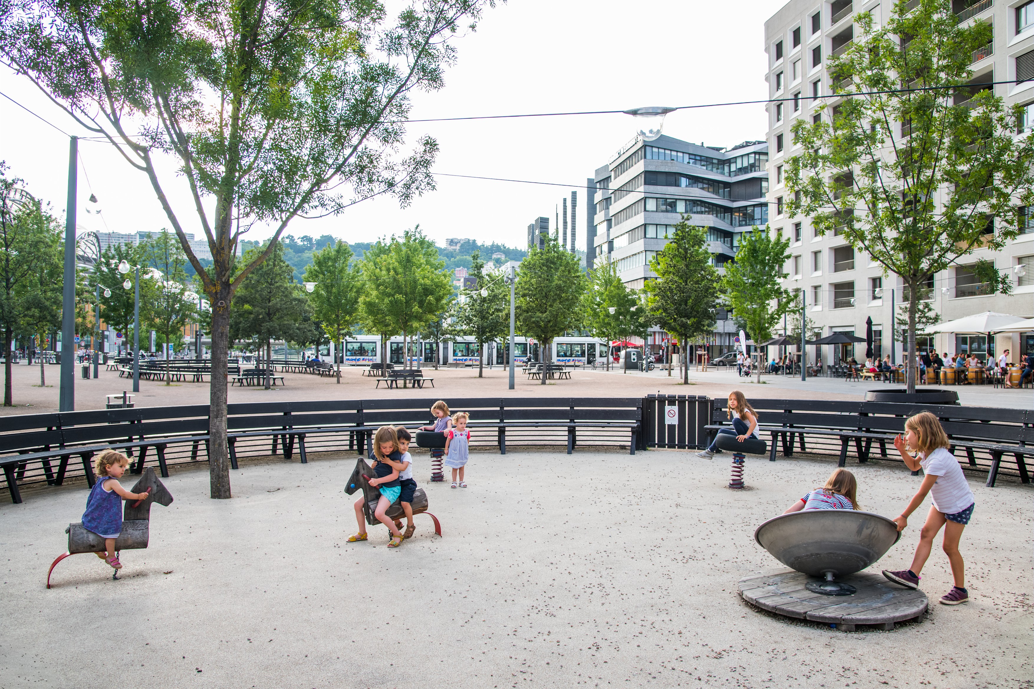 SQUARES | Lyon Confluence