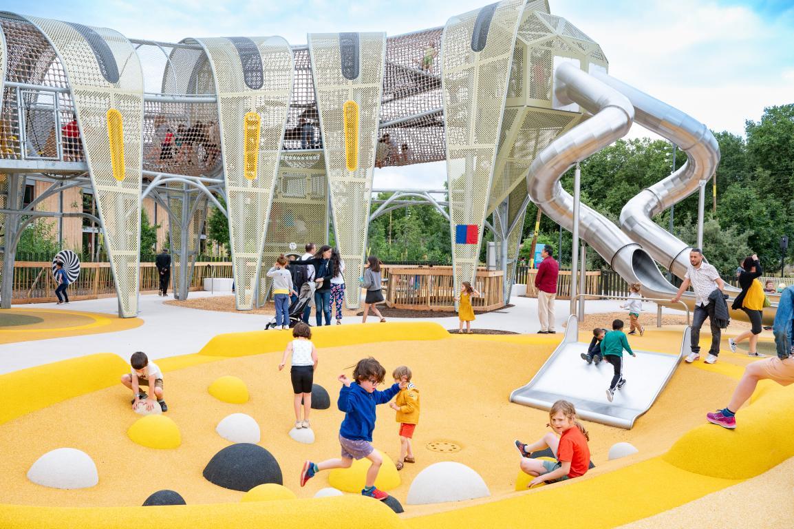 CATERPILOU EXCEPTIONALLY CLOSED | Lyon Confluence